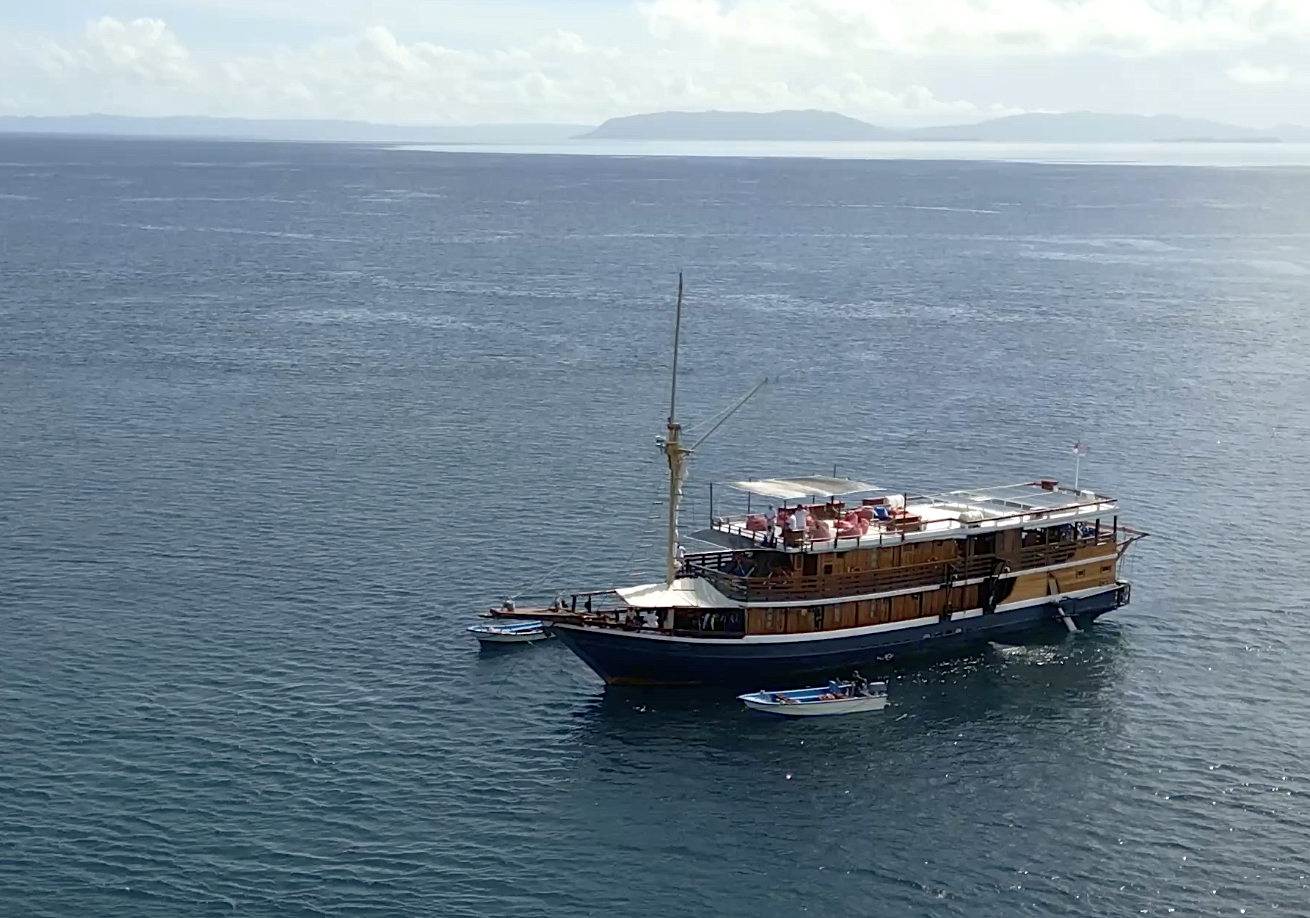 Mari – bird view – at sea | Mari Dive Cruise